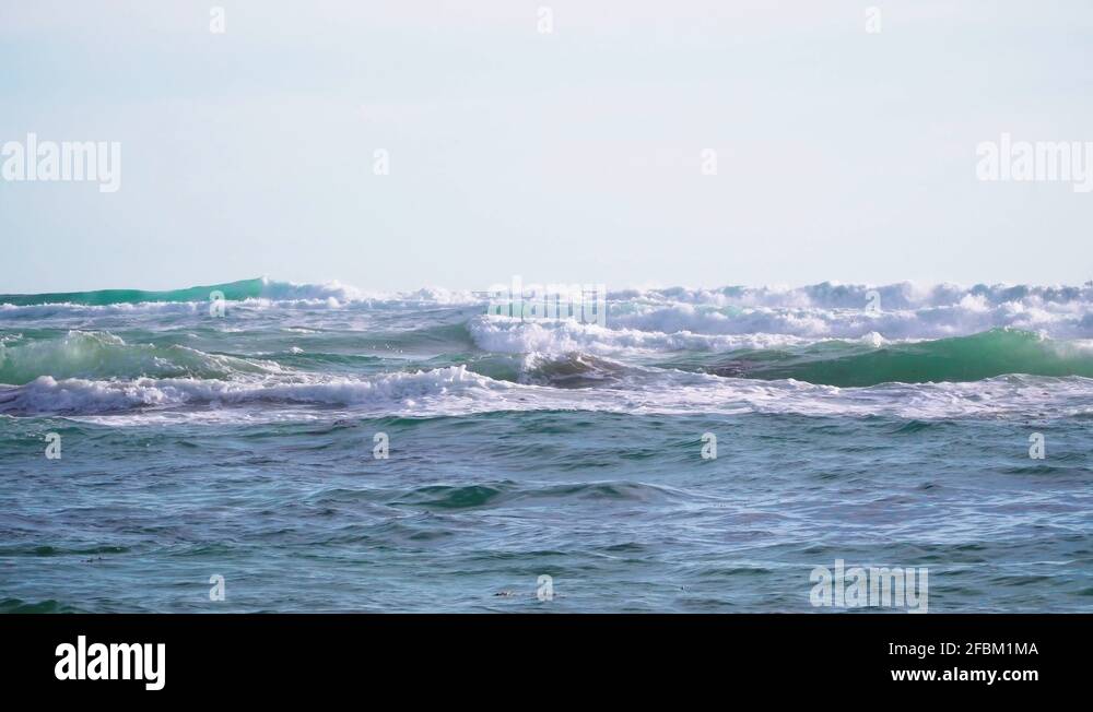 Clam ocean waves Stock Videos & Footage - HD and 4K Video Clips - Alamy