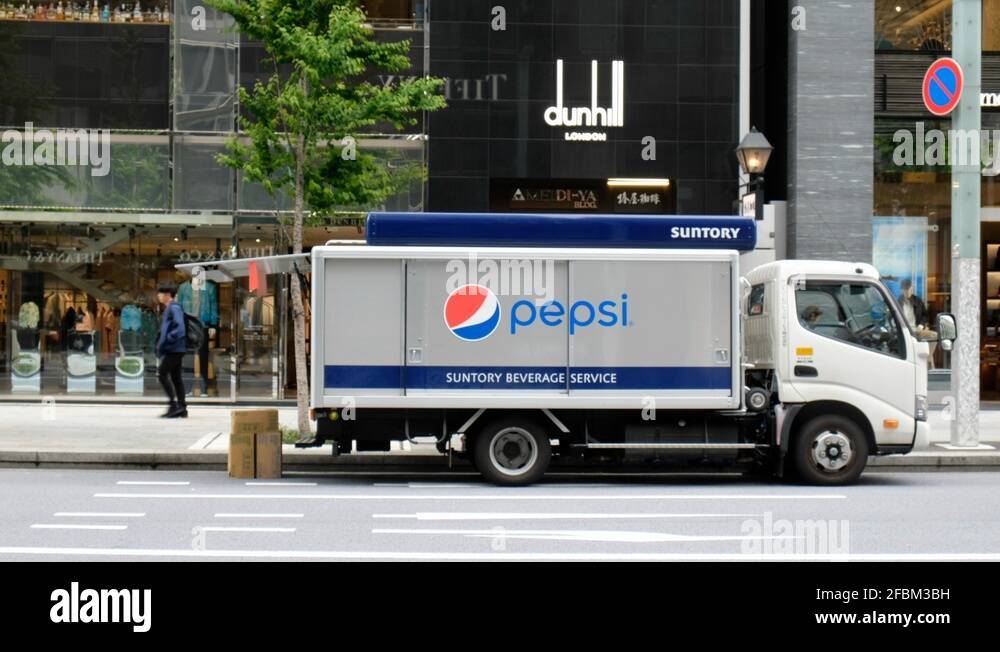 Pepsi drinks Stock Videos & Footage - HD and 4K Video Clips - Alamy