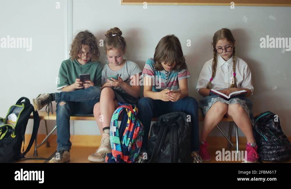 Kids on screens Stock Videos & Footage - HD and 4K Video Clips - Alamy