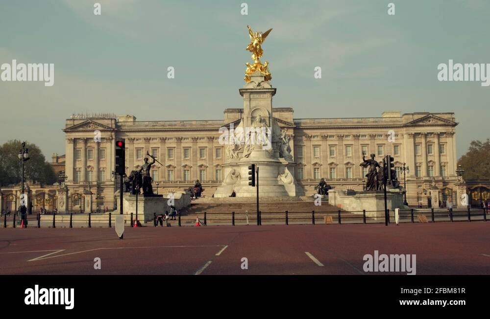 Victoria memorial buckingham palace Stock Videos & Footage - HD and 4K Video Clips - Alamy