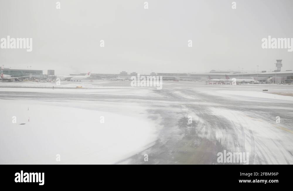 Airport extreme Stock Videos & Footage - HD and 4K Video Clips - Alamy