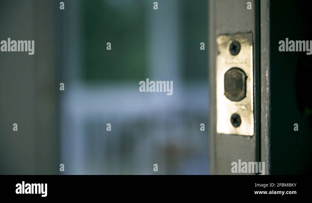 Deadbolt locking Stock Videos & Footage - HD and 4K Video Clips - Alamy