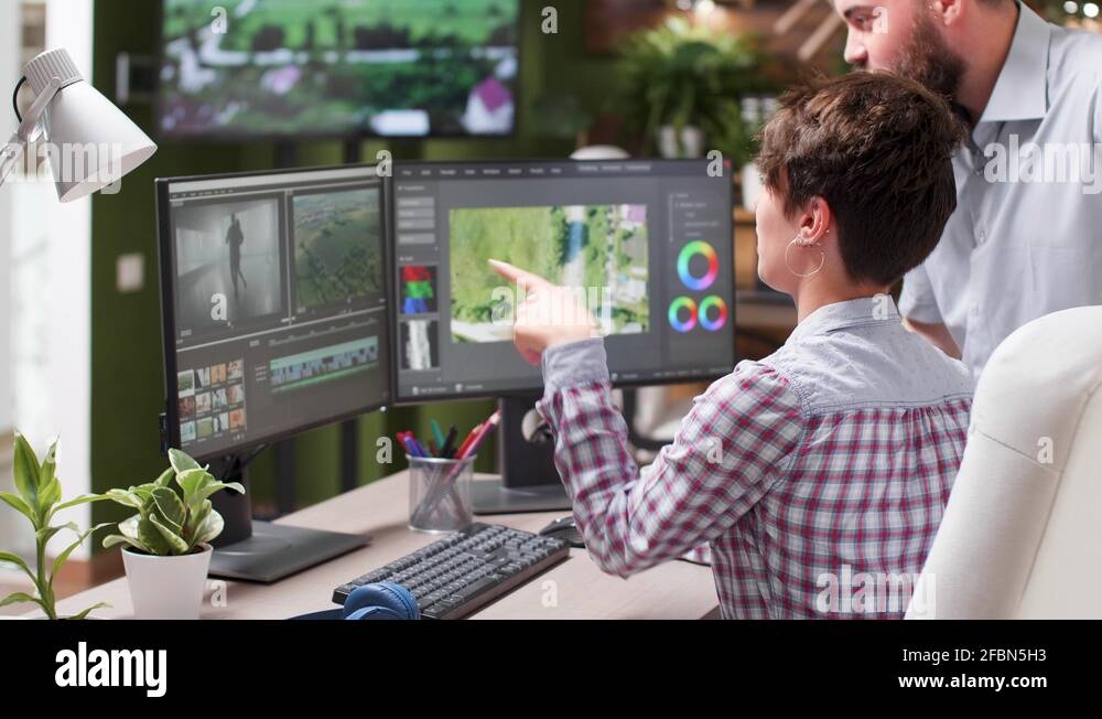 Video workstation Stock Videos & Footage - HD and 4K Video Clips - Alamy