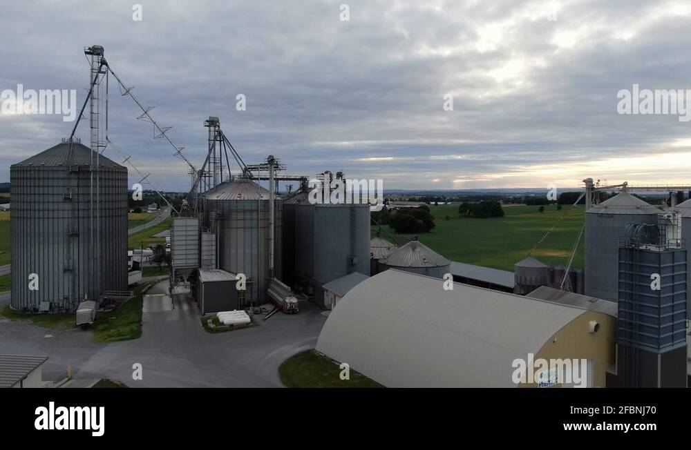 Large grain silos Stock Videos & Footage - HD and 4K Video Clips - Alamy