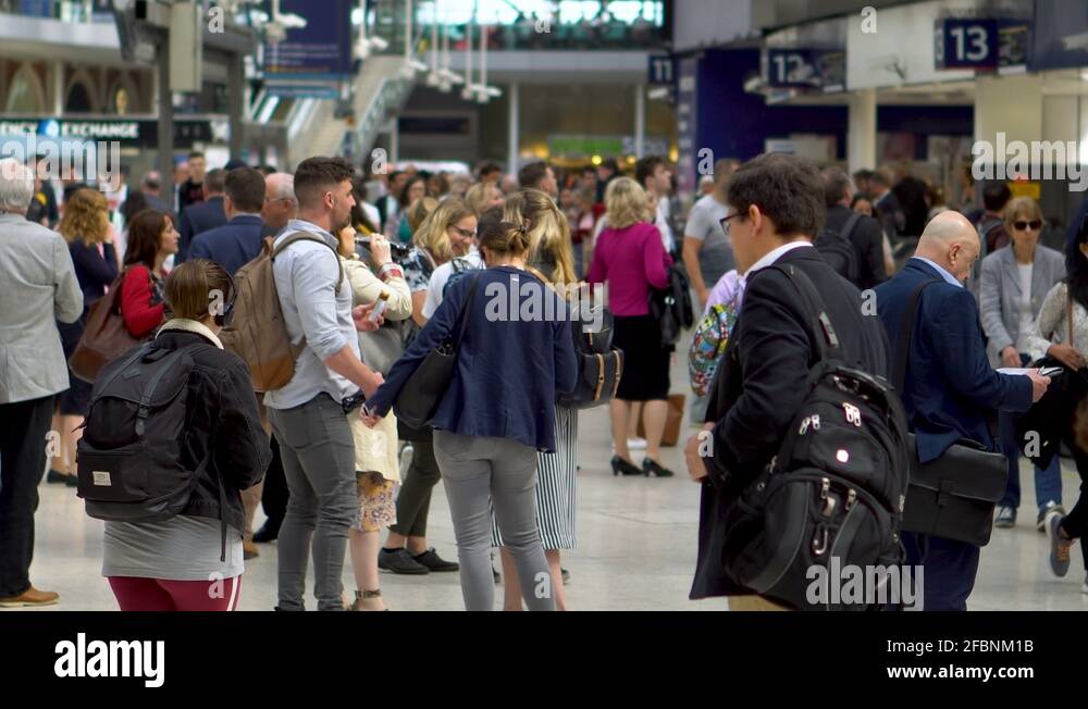 Overcrowded train Stock Videos & Footage - HD and 4K Video Clips - Alamy