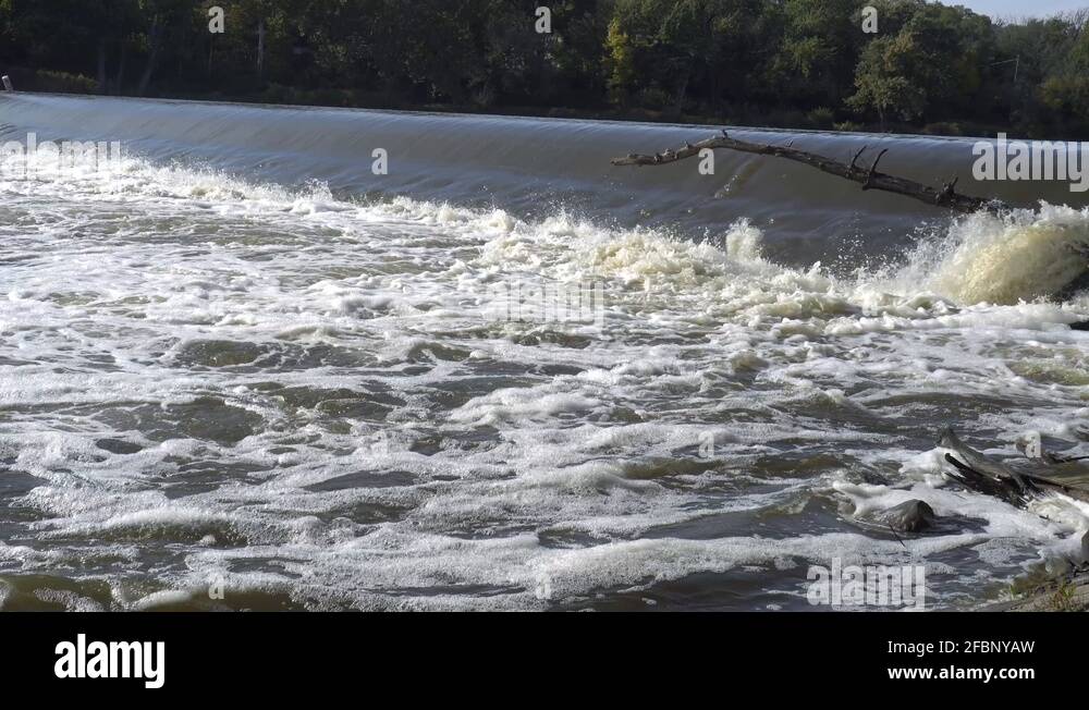 Water overflowing Stock Videos & Footage - HD and 4K Video Clips - Alamy