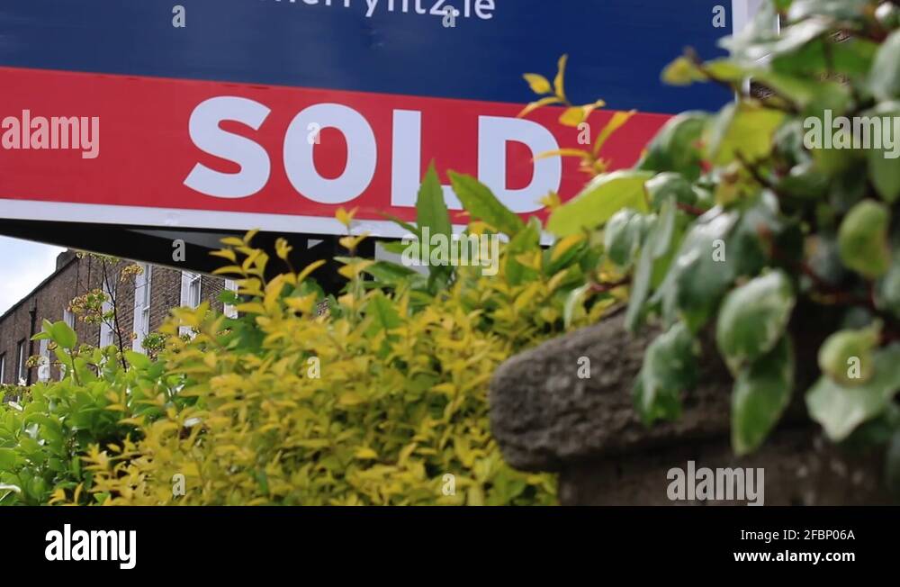 Sold signage Stock Videos & Footage - HD and 4K Video Clips - Alamy