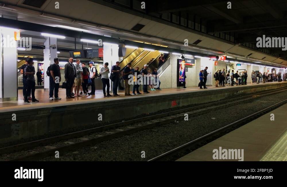 Rush hour train platform Stock Videos & Footage - HD and 4K Video Clips ...