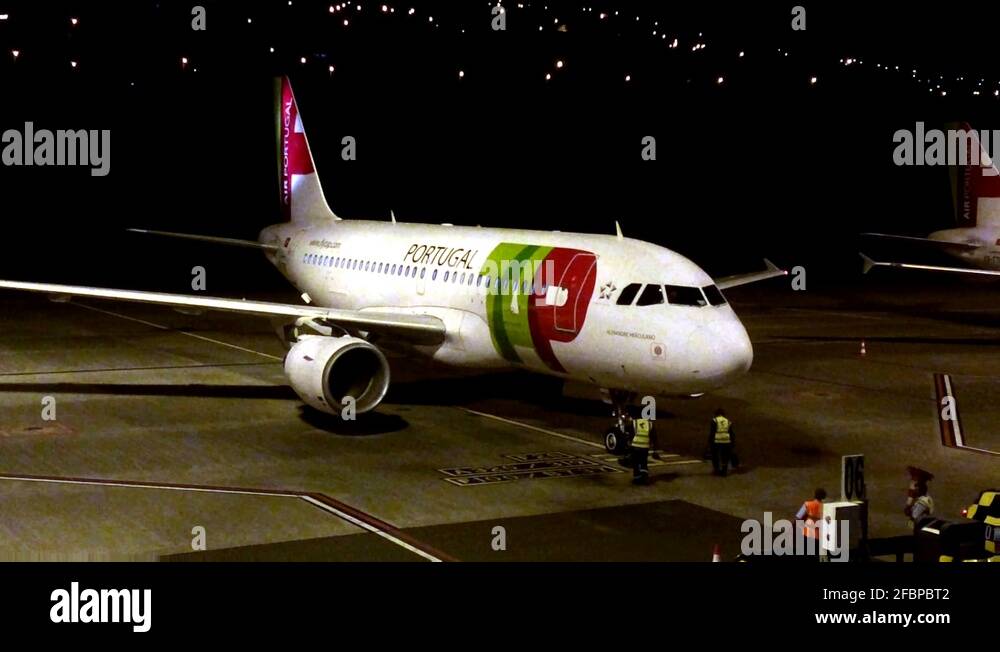 Airline ramp Stock Videos & Footage - HD and 4K Video Clips - Alamy