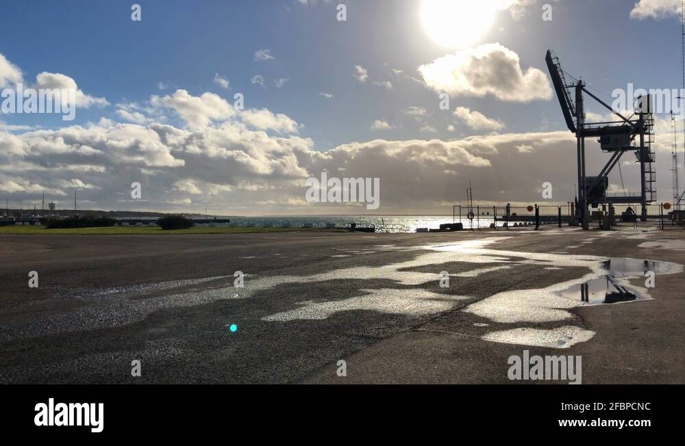 Docking bay Stock Videos & Footage - HD and 4K Video Clips - Alamy