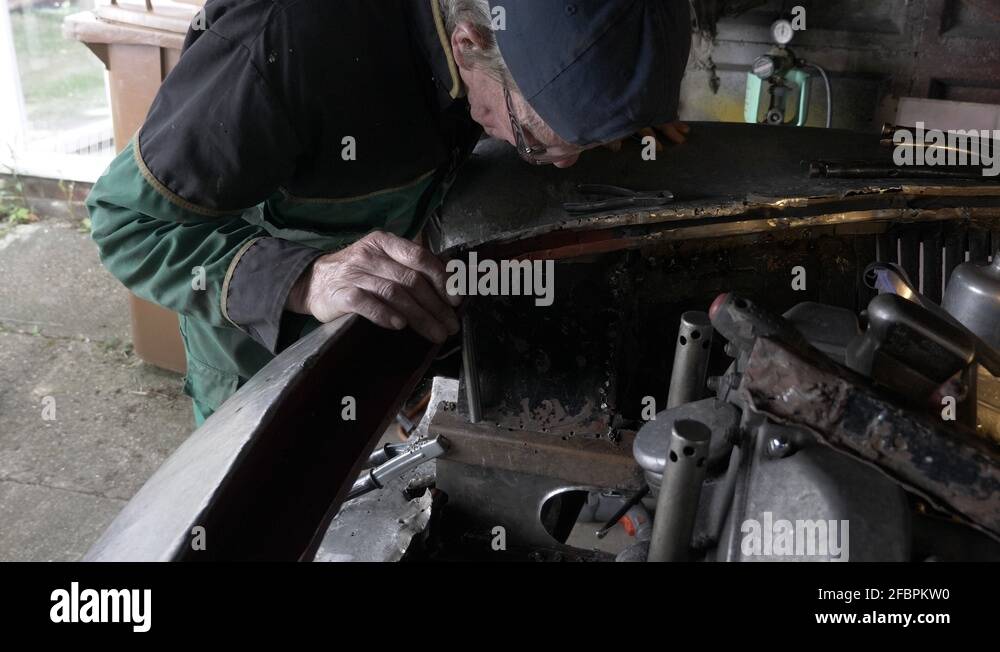 Car defects Stock Videos & Footage - HD and 4K Video Clips - Alamy