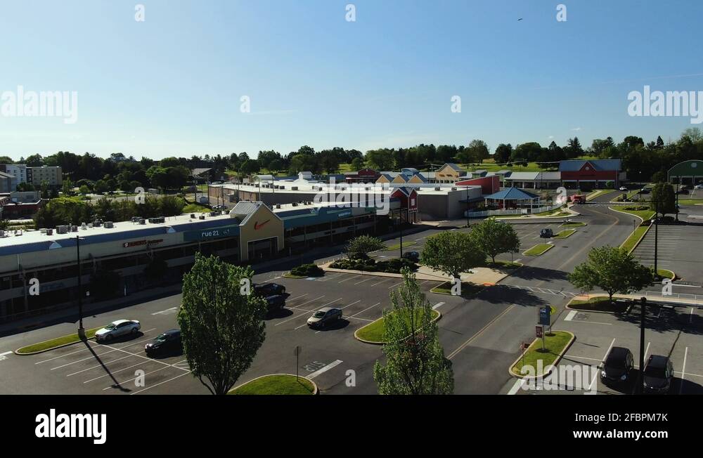 Vacant strip mall Stock Videos & Footage - HD and 4K Video Clips - Alamy