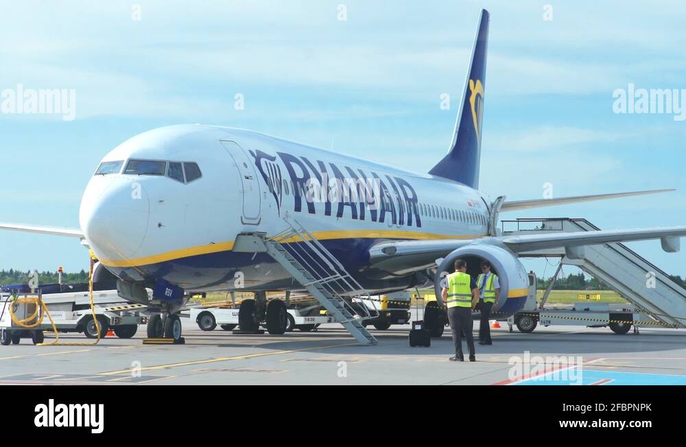 Commercial pilot airplane Stock Videos & Footage - HD and 4K Video ...