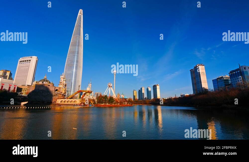 Time lapse of one of the tallest buildings in the world the Seoul Lotte ...