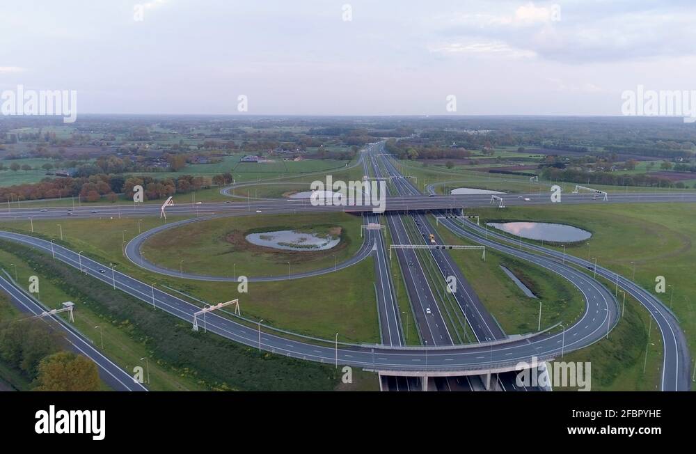 Cloverleaf lane Stock Videos & Footage - HD and 4K Video Clips - Alamy