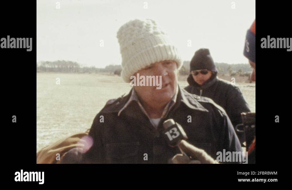 Journalist hat Stock Videos & Footage - HD and 4K Video Clips - Alamy