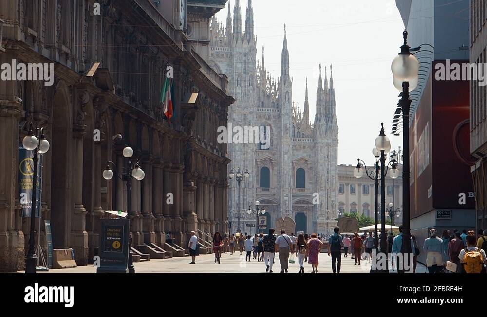 Milan daily life Stock Videos & Footage - HD and 4K Video Clips - Alamy