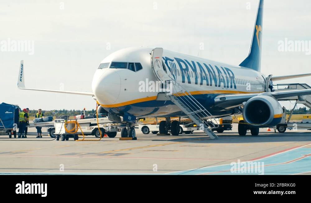 Ryanair terminal Stock Videos & Footage - HD and 4K Video Clips - Alamy