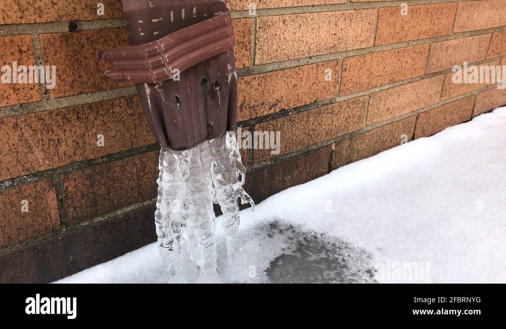 Frozen gutters Stock Videos & Footage - HD and 4K Video Clips - Alamy
