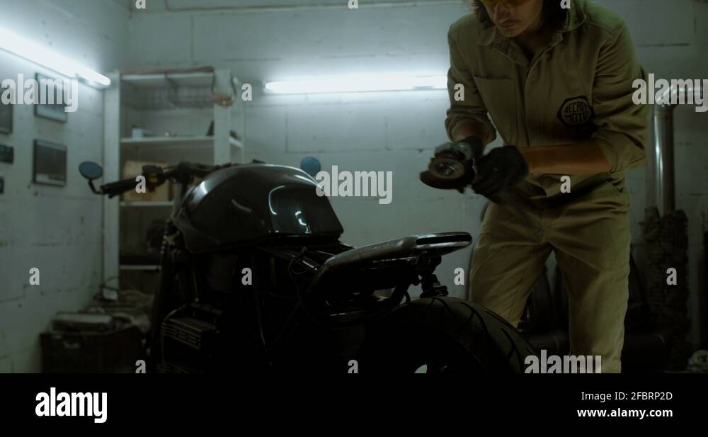 Mechanic garage building Stock Videos & Footage - HD and 4K Video Clips ...