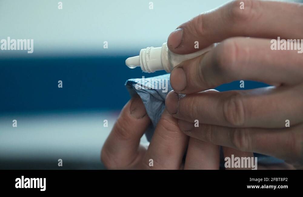 Vial phial flacon Stock Videos & Footage - HD and 4K Video Clips - Alamy