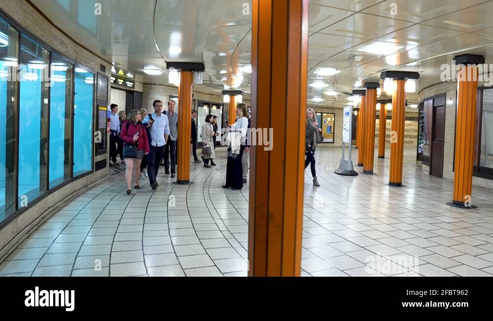 Piccadilly gates Stock Videos & Footage - HD and 4K Video Clips - Alamy
