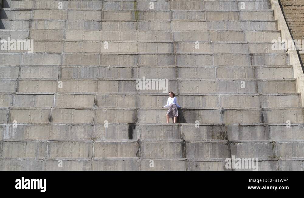 Giant step Stock Videos & Footage - HD and 4K Video Clips - Alamy