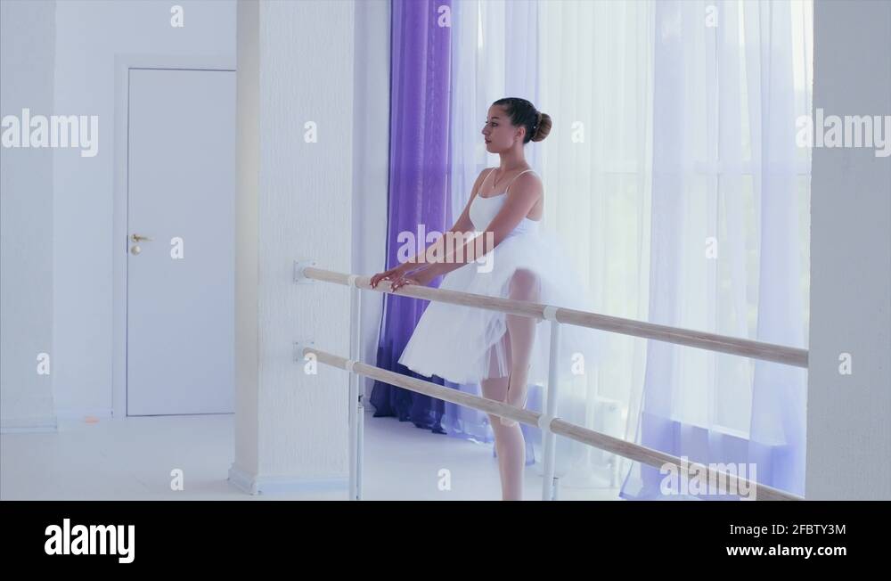 Ballerina lift Stock Videos & Footage - HD and 4K Video Clips - Alamy