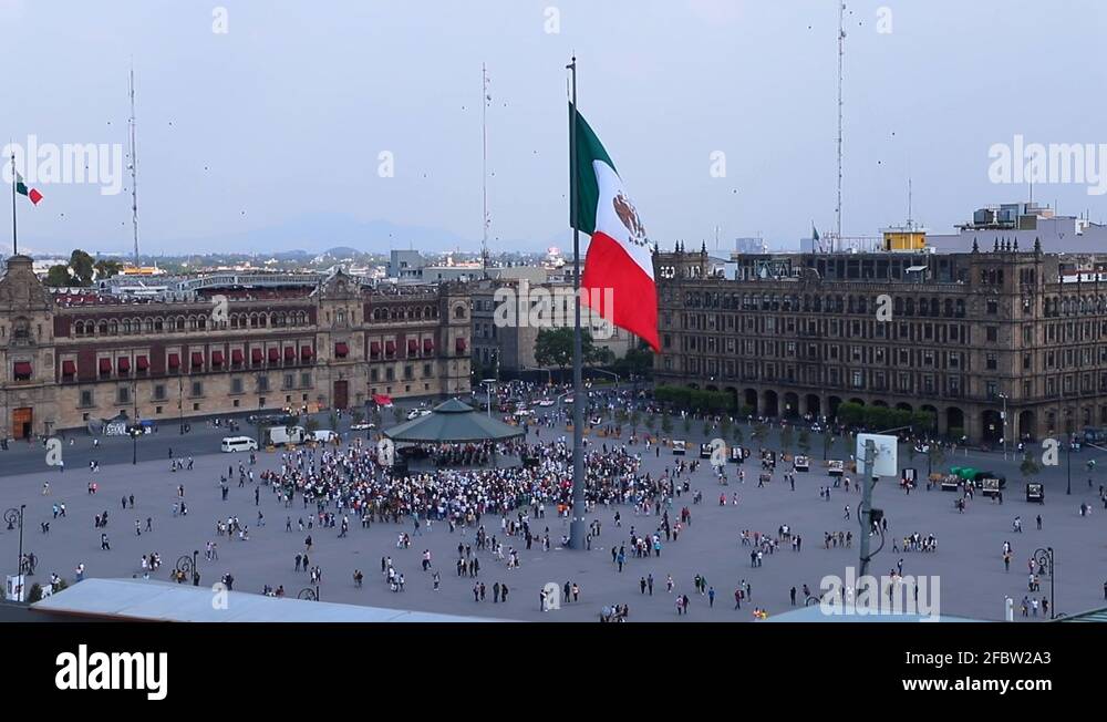 Zocalo mexico flag Stock Videos & Footage - HD and 4K Video Clips - Alamy
