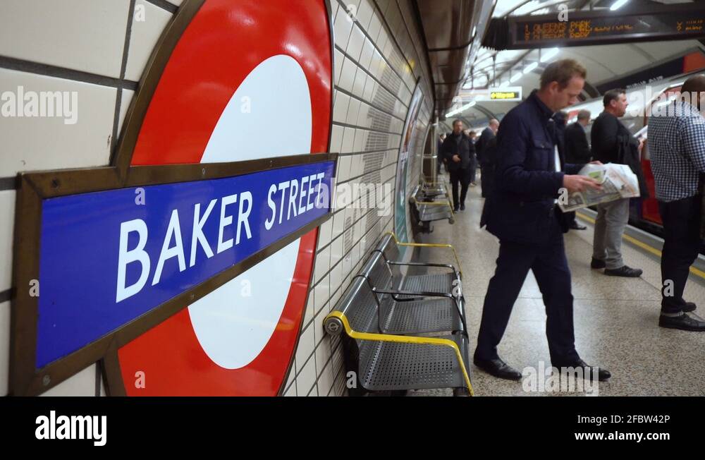 London underground platform sign Stock Videos & Footage - HD and 4K ...