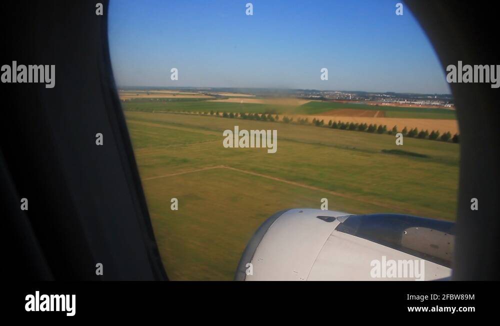 Landing at Charles de Gaulle, Paris GFHD Stock Video Footage - Alamy