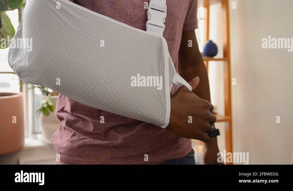Arm in a sling Stock Videos & Footage - HD and 4K Video Clips - Alamy
