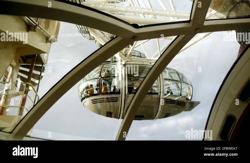 London capsules Stock Videos & Footage - HD and 4K Video Clips - Alamy