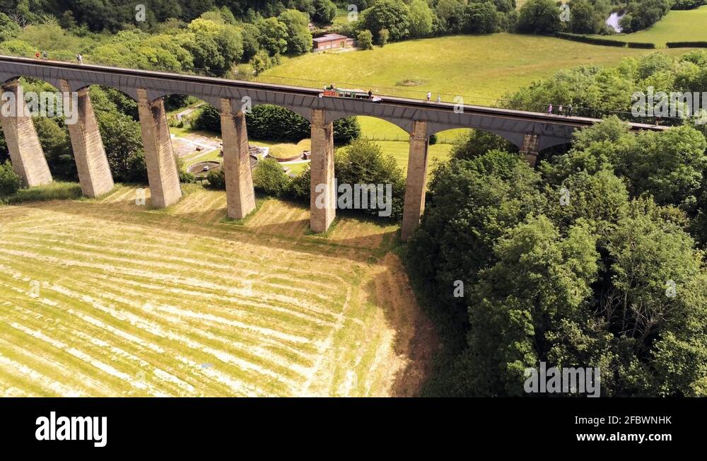 Pontcysyllte Aqueduct arch bridge canal waterway crossing. Descending ...