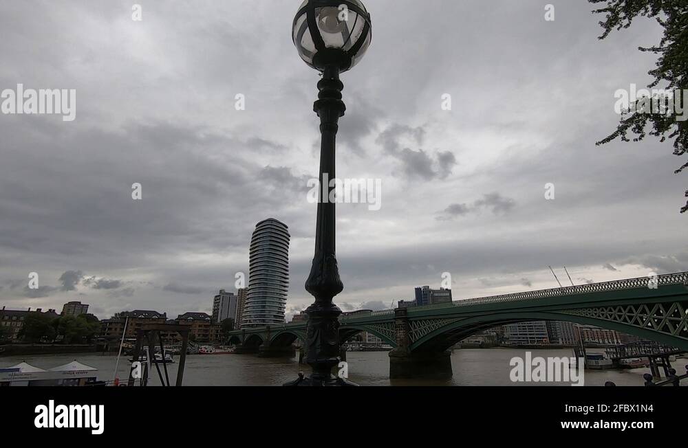 London flight path Stock Videos & Footage - HD and 4K Video Clips - Alamy