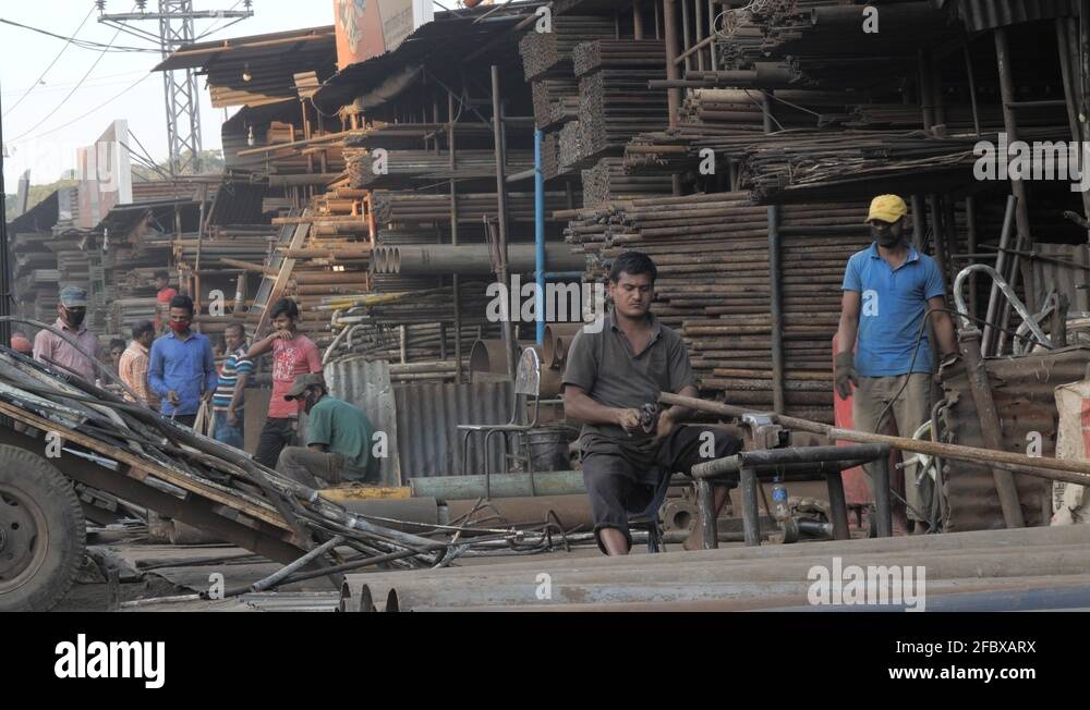 Threading man Stock Videos & Footage - HD and 4K Video Clips - Alamy