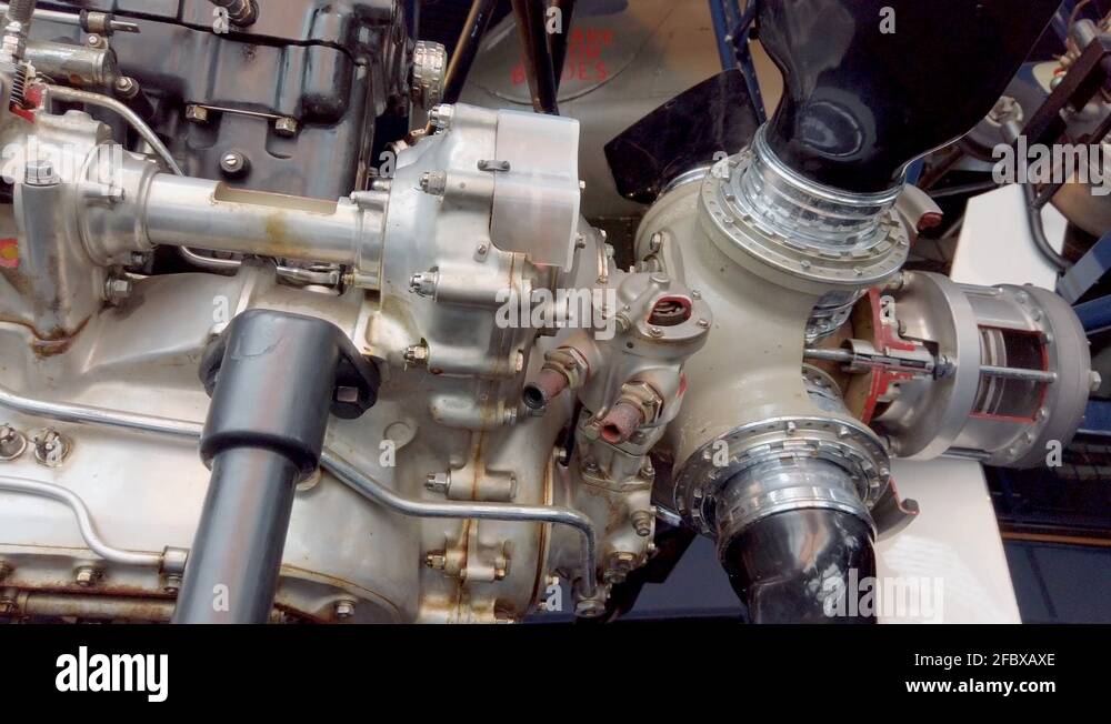 Piston aero engine Stock Videos & Footage - HD and 4K Video Clips - Alamy