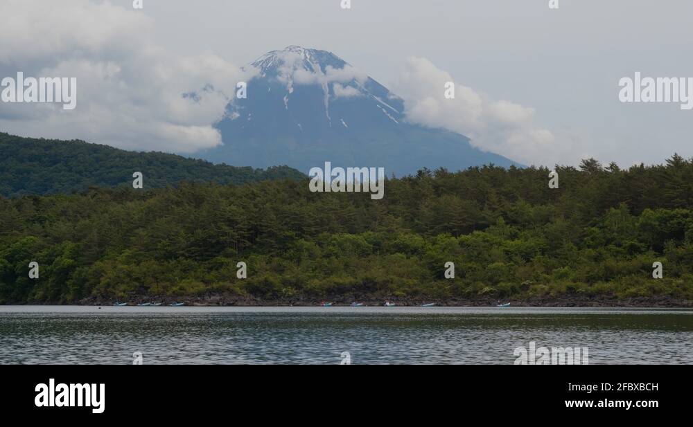 Lake saiko japan Stock Videos & Footage - HD and 4K Video Clips - Alamy