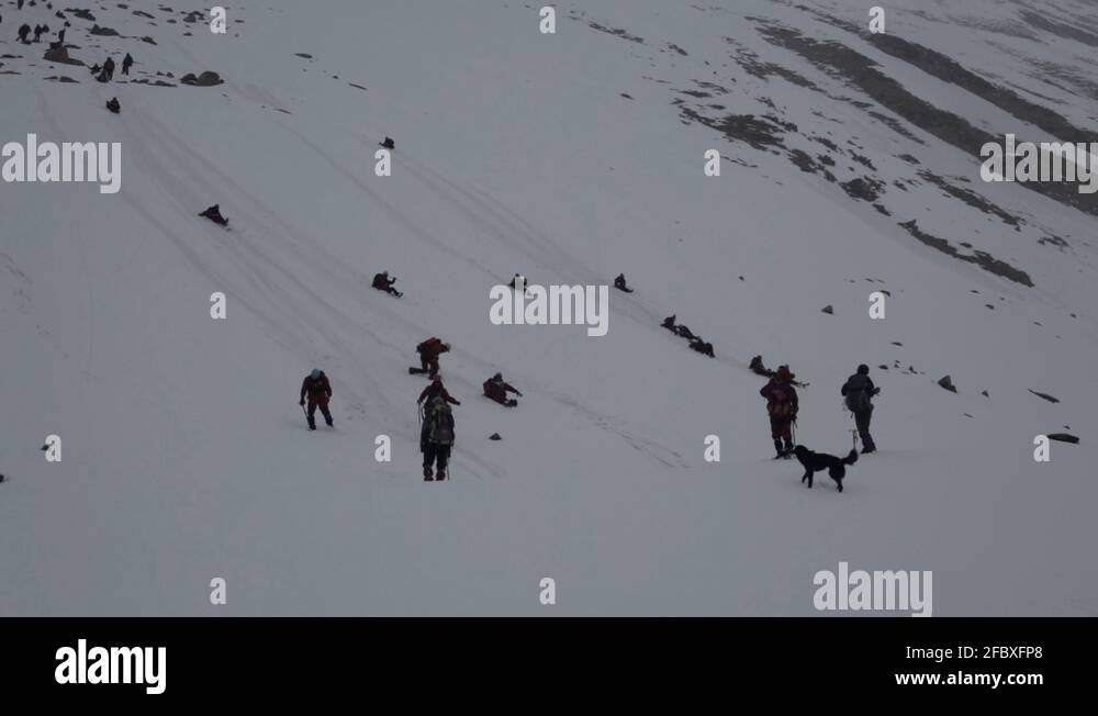 Himalayas- A paradise for nature lovers Himalayan mountaineers sliding ...