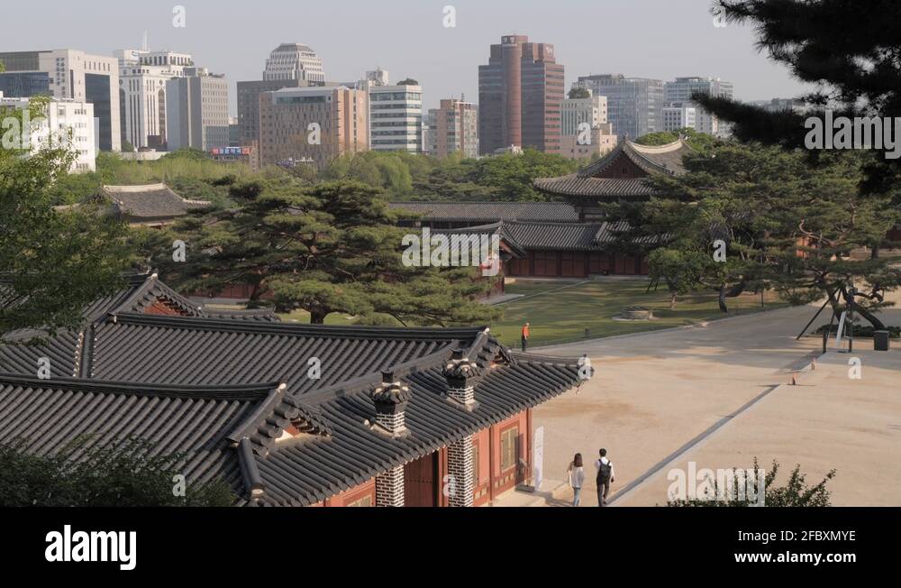 Viewpoint at Changgyeonggung with skyline view,Seoul,South Korea Stock ...