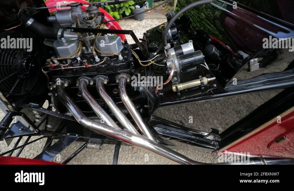 Under bonnet Stock Videos & Footage - HD and 4K Video Clips - Alamy