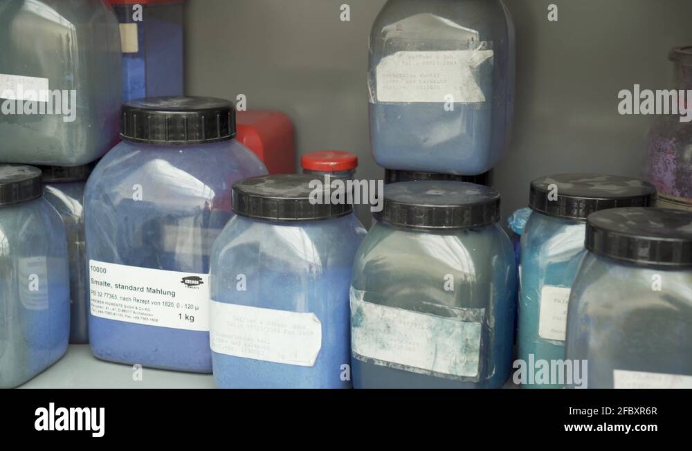 Matching containers Stock Videos & Footage - HD and 4K Video Clips - Alamy