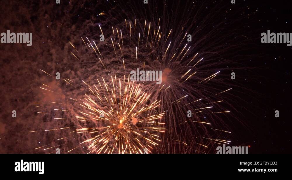 Fireworks exploding in the night sky Stock Videos & Footage - HD and 4K ...