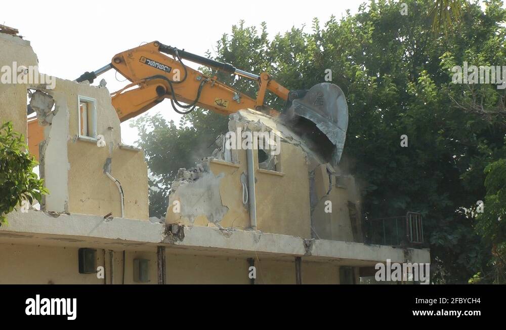 Bulldozer demolition old house Stock Videos & Footage - HD and 4K Video ...