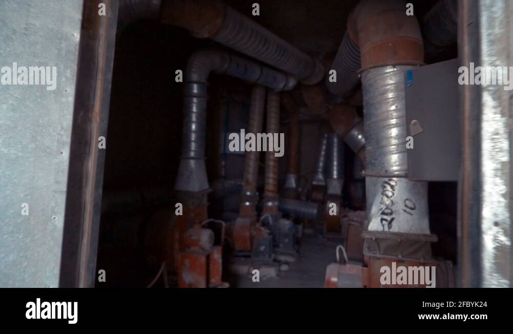 Messy loft Stock Videos & Footage - HD and 4K Video Clips - Alamy