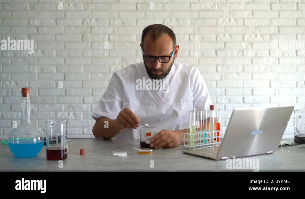 Man scientist Stock Videos & Footage - HD and 4K Video Clips - Alamy