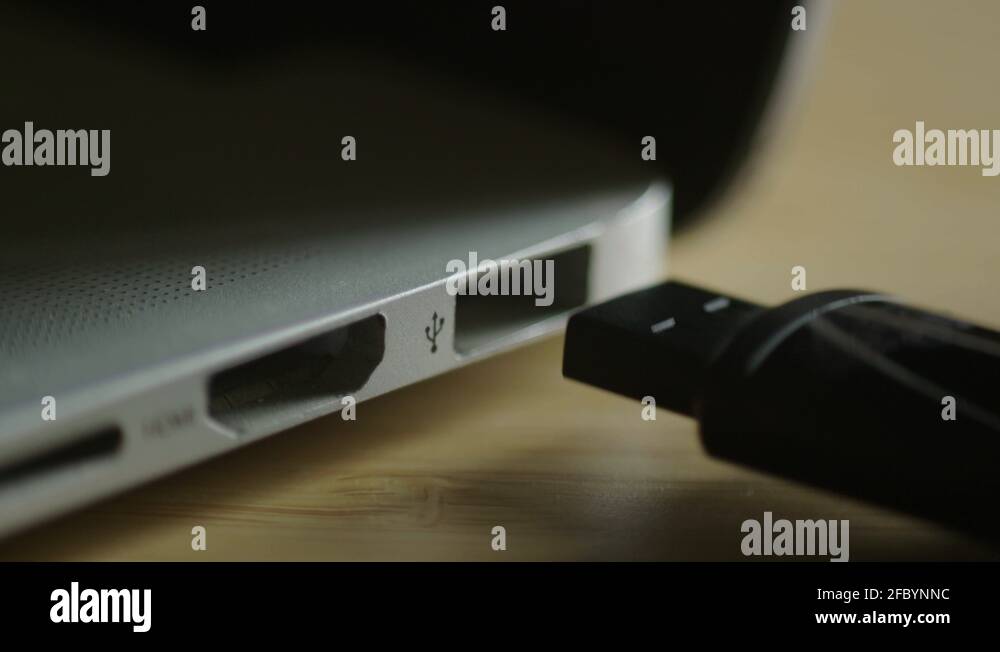 Usb flash drive Stock Videos & Footage - HD and 4K Video Clips - Alamy