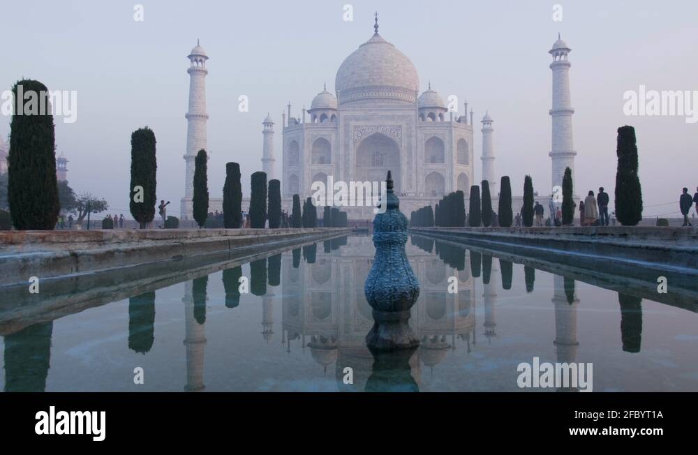 Iconic taj mahal Stock Videos & Footage - HD and 4K Video Clips - Alamy