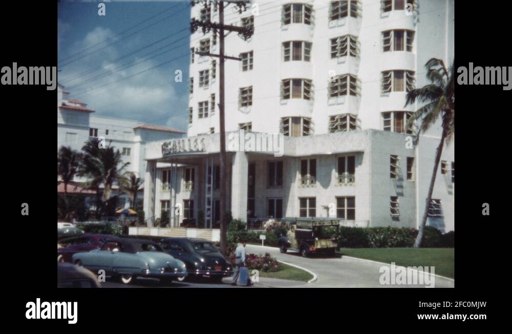 Hotel entrance 1940s Stock Videos & Footage - HD and 4K Video Clips - Alamy
