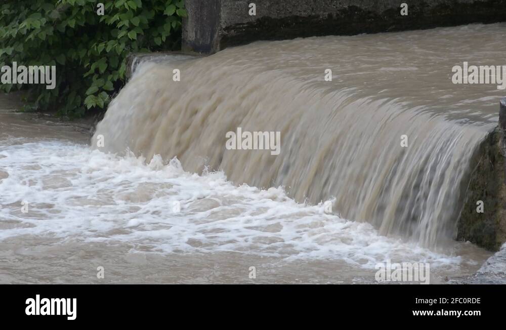 Dam collapse flood Stock Videos & Footage - HD and 4K Video Clips - Alamy